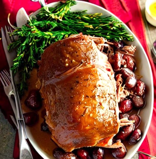 Slow cooker Christmas pork roast with just 5 ingredients
