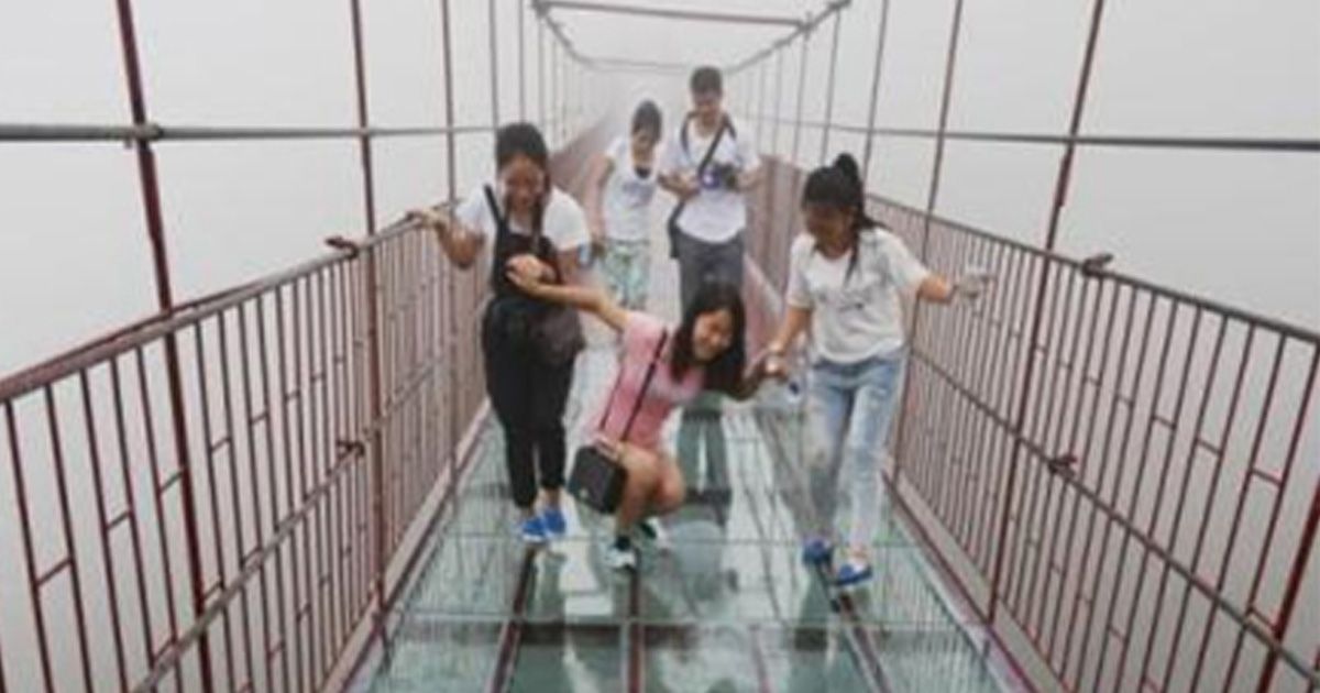 One Of The Most Terrifying Bridges In China | SF Globe